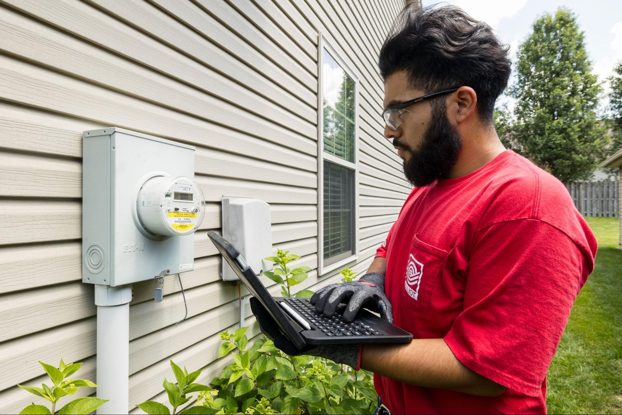 How to Prevent Power Surges | Elliot Services